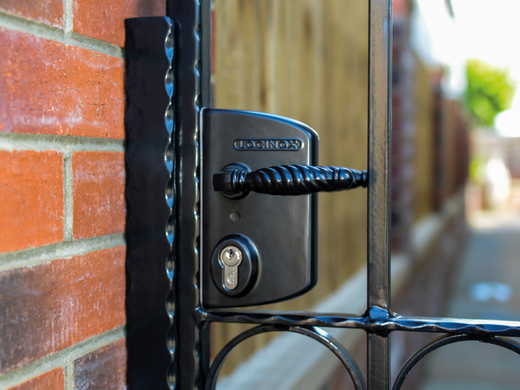 Comparing Keyed vs. Non-Keyed Gate Latches: Which is Right?